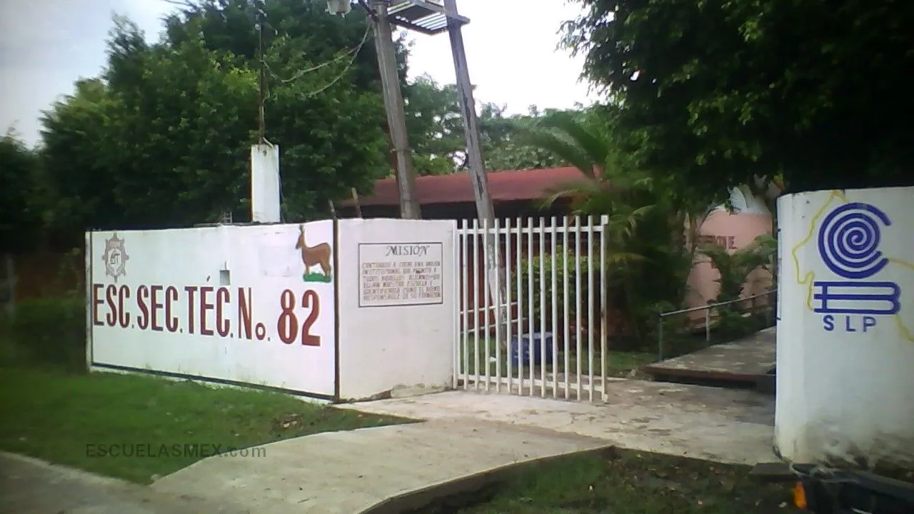 Escuela Secundaria Tecnica Num. 82 CCT 24DST0089L